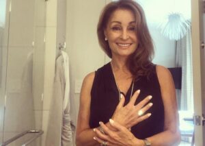 Meet Janis Oliver, Vince Gill's Ex-wife Who is a Singer