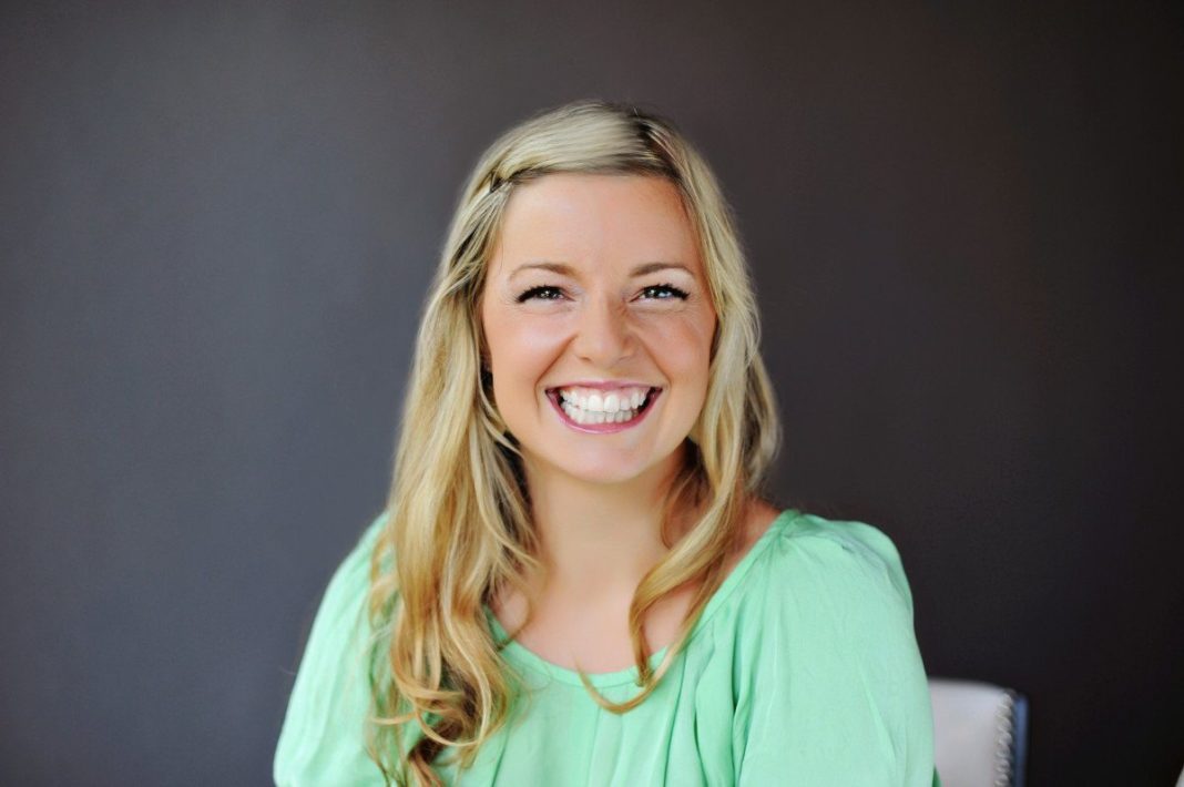 Damaris Phillips Bio: Inside The Life of The American Chef and TV ...